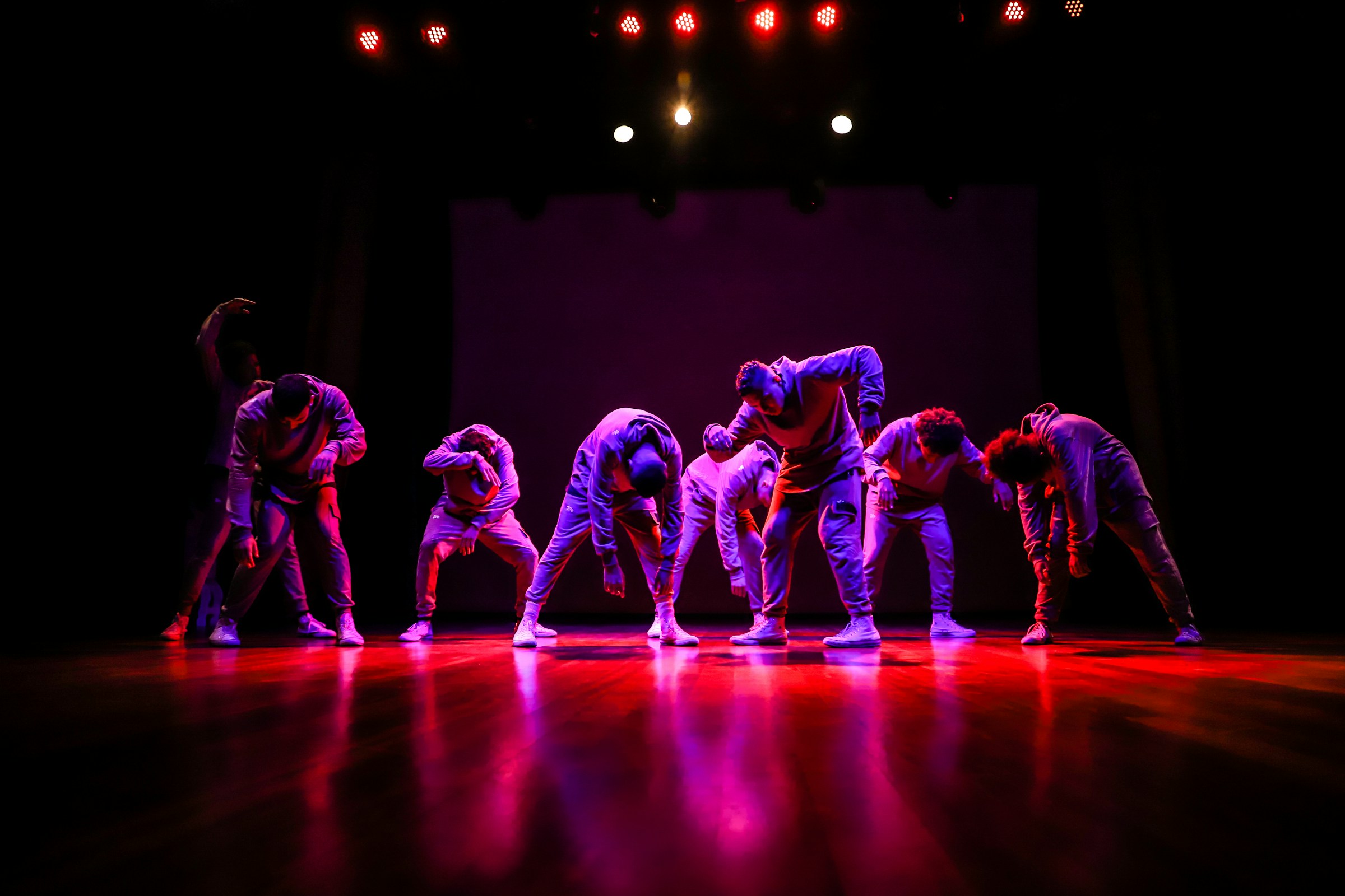 Выпускной: танцы и поздравления