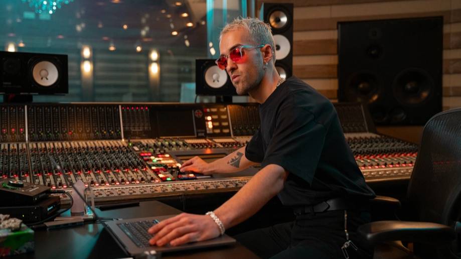 MixWithTheMasters Illangelo Mixing ′Alone Again′ by Weeknd – смотреть ...