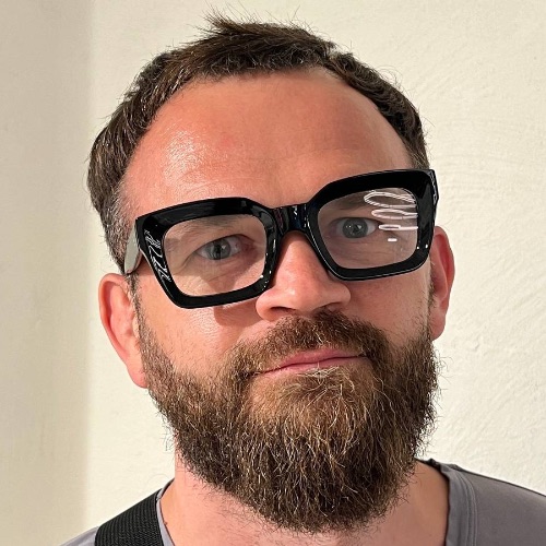 Иконка канала Кокорин Максим обучает дизайну человека