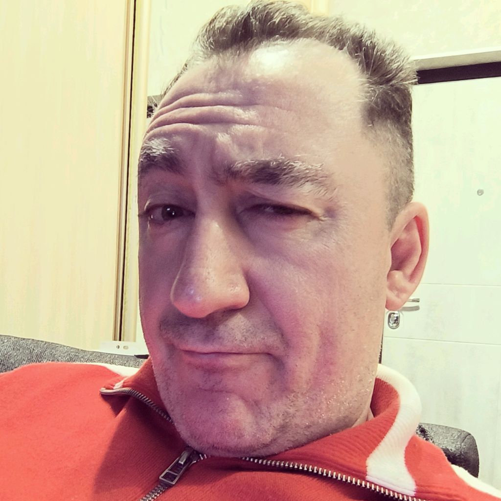 Иконка канала Роберт матьего Де Ниро