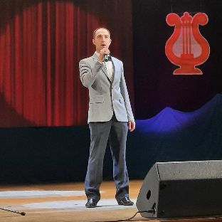 Иконка канала Поёт Александр Бакаев