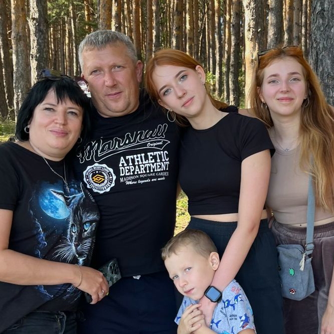 Иконка канала Плехановы в движении.