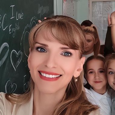 Иконка канала English with Natali