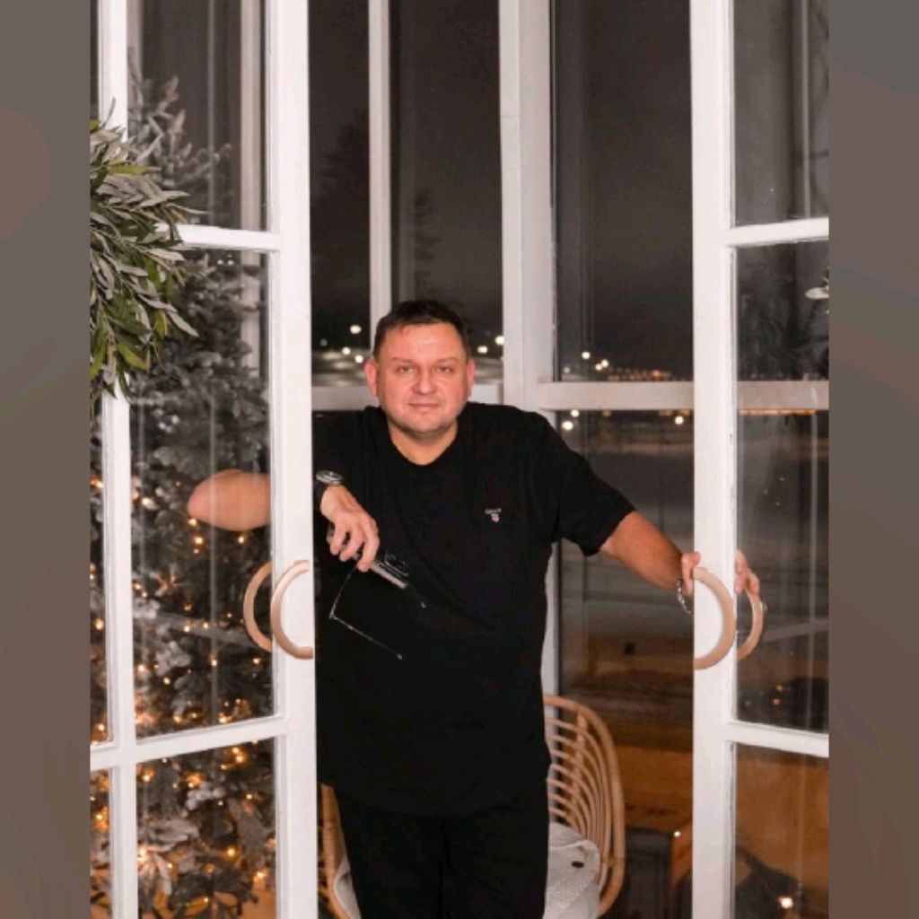 Иконка канала PSY-LAB "Разговоры по душам" с психологом.