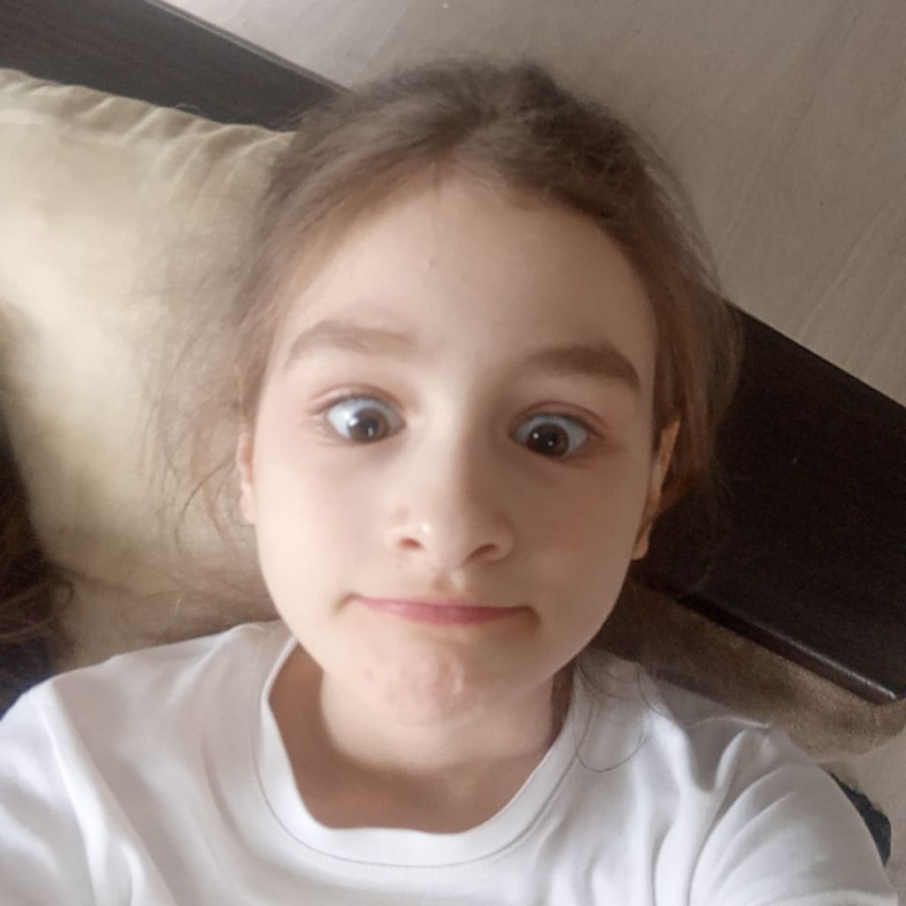 Иконка канала красотка🎀🧸