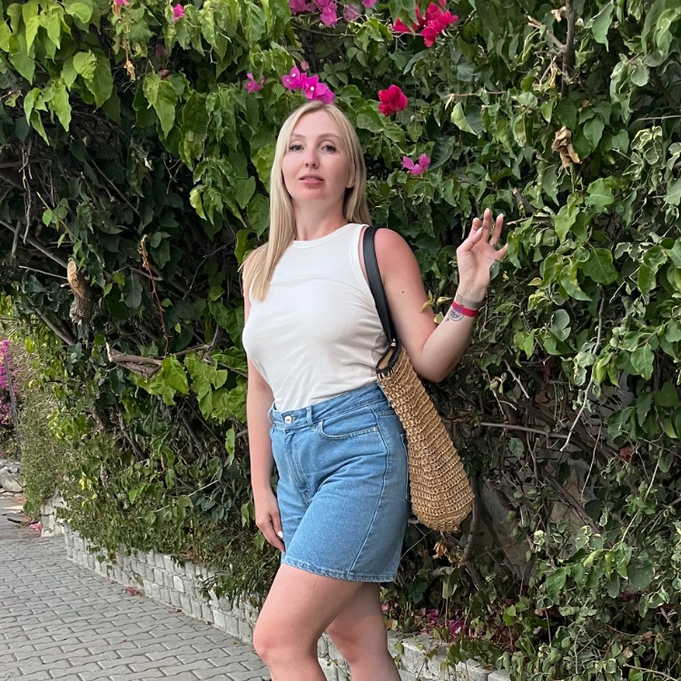 Иконка канала Алина может всё