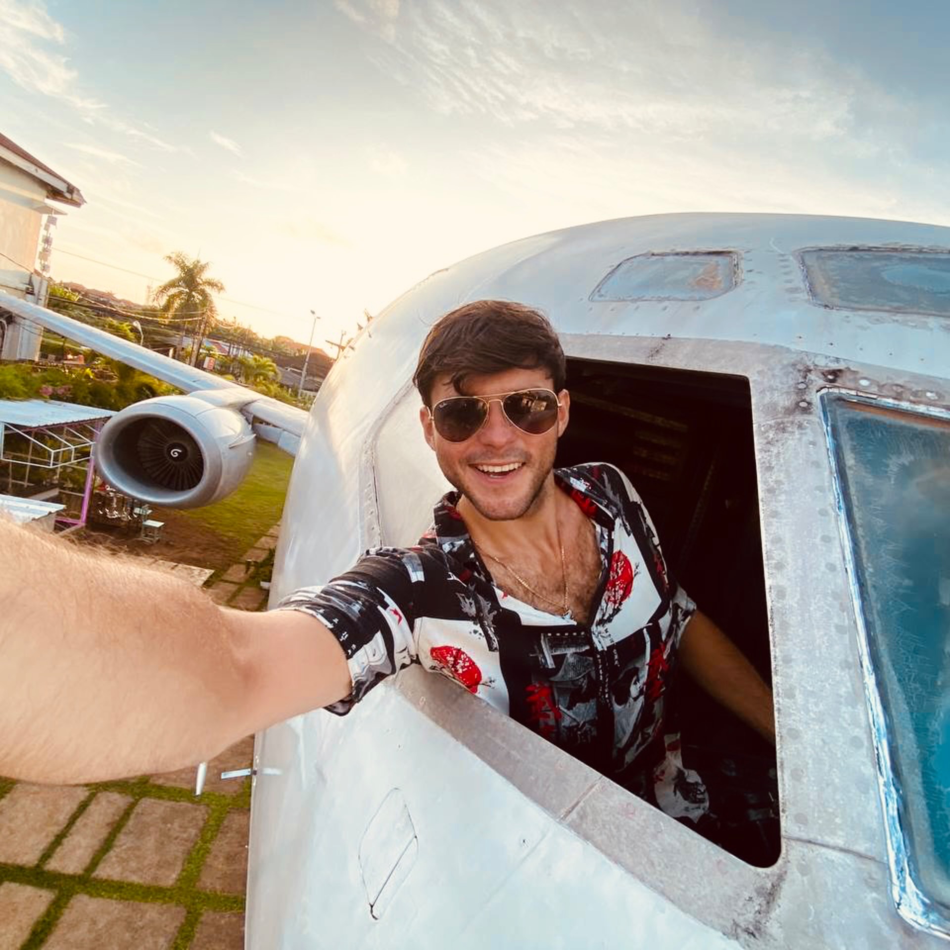 Иконка канала МОЛНИЯ | Путешествия