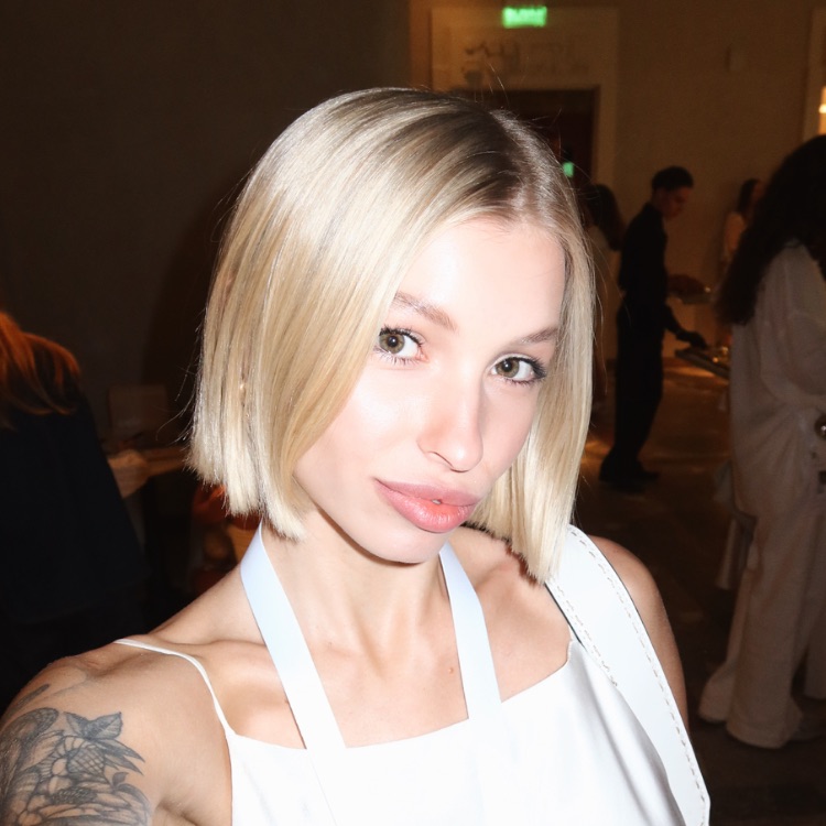 Иконка канала Дина  Мирная
