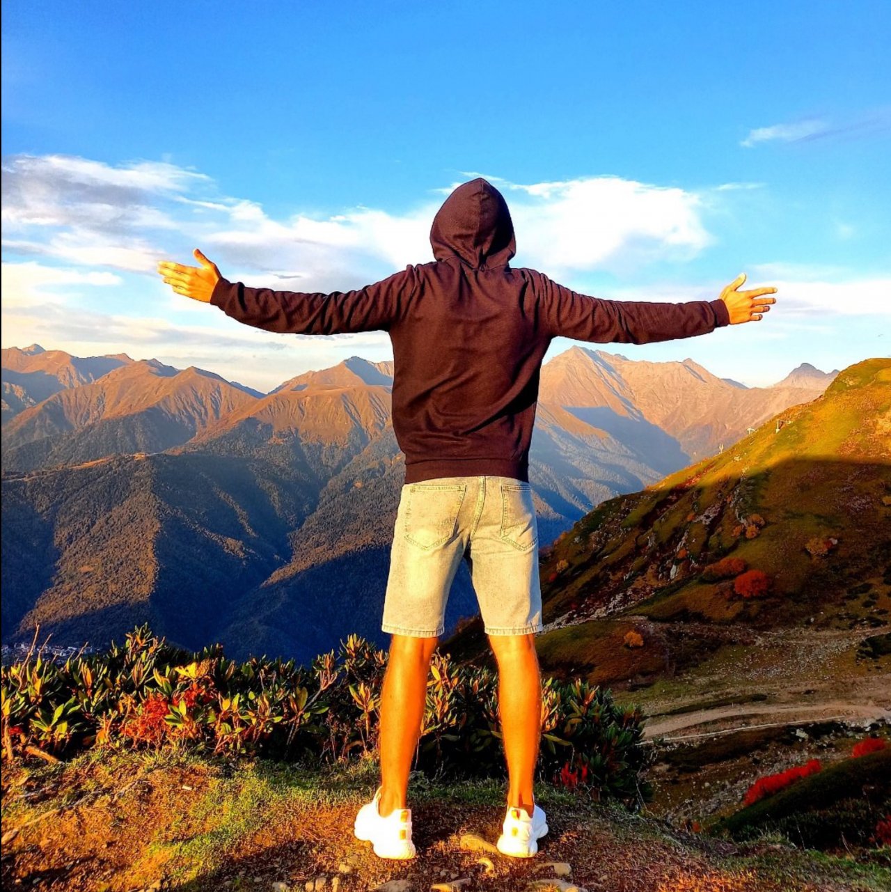 Иконка канала Life is Kaif