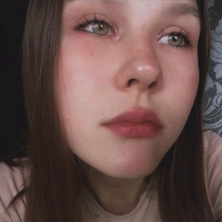 Иконка канала christinaa🖤🪽