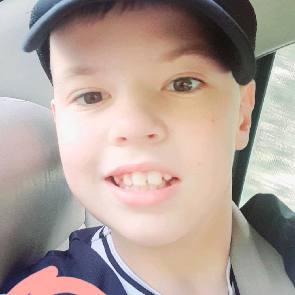 Иконка канала 😘⭐️Саша Босов Сынок 2025⭐️😘