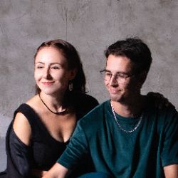 Иконка канала парочка Twix