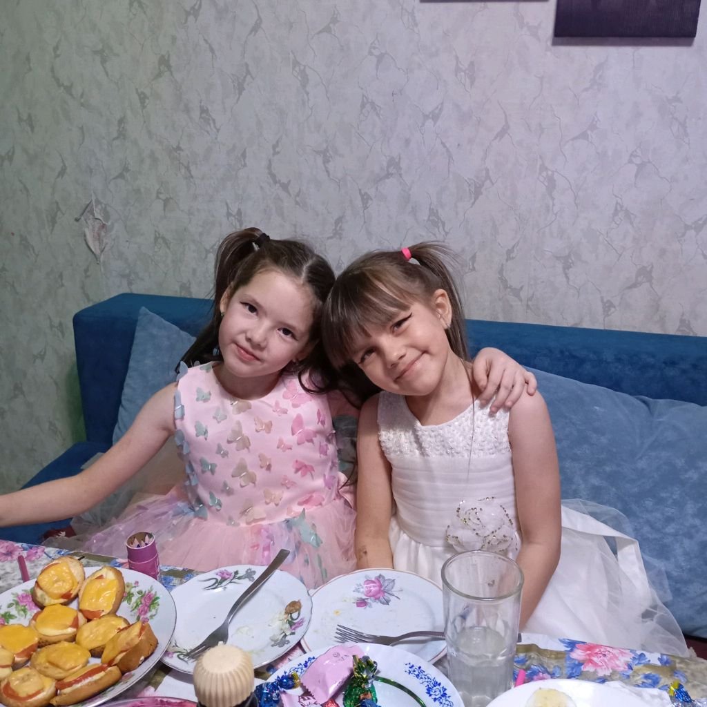 Иконка канала Даша И Карина И Илюша