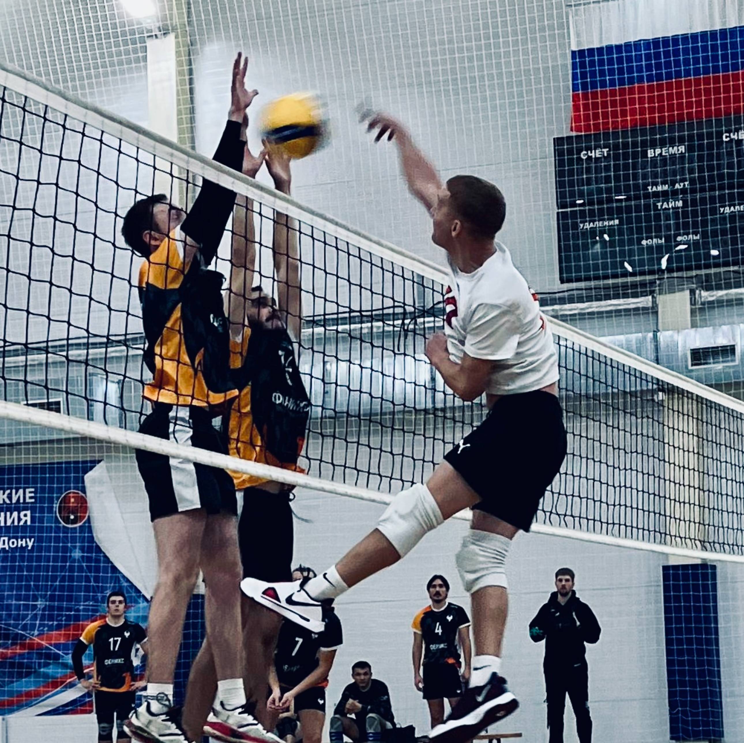 Иконка канала Максим