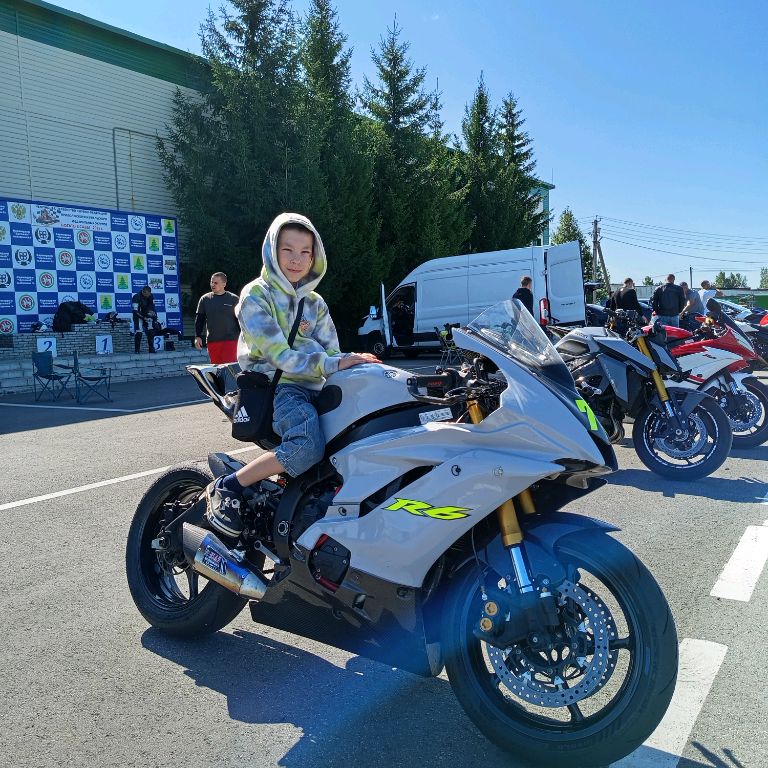 Иконка канала Кириешка а также майя