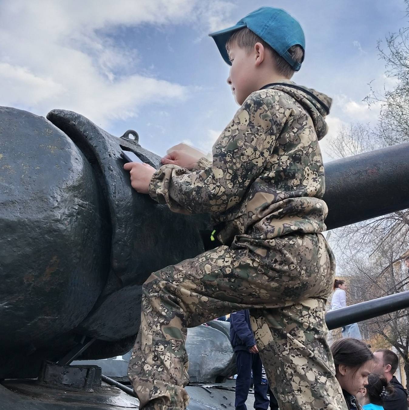 Иконка канала Раки тоже люди)))