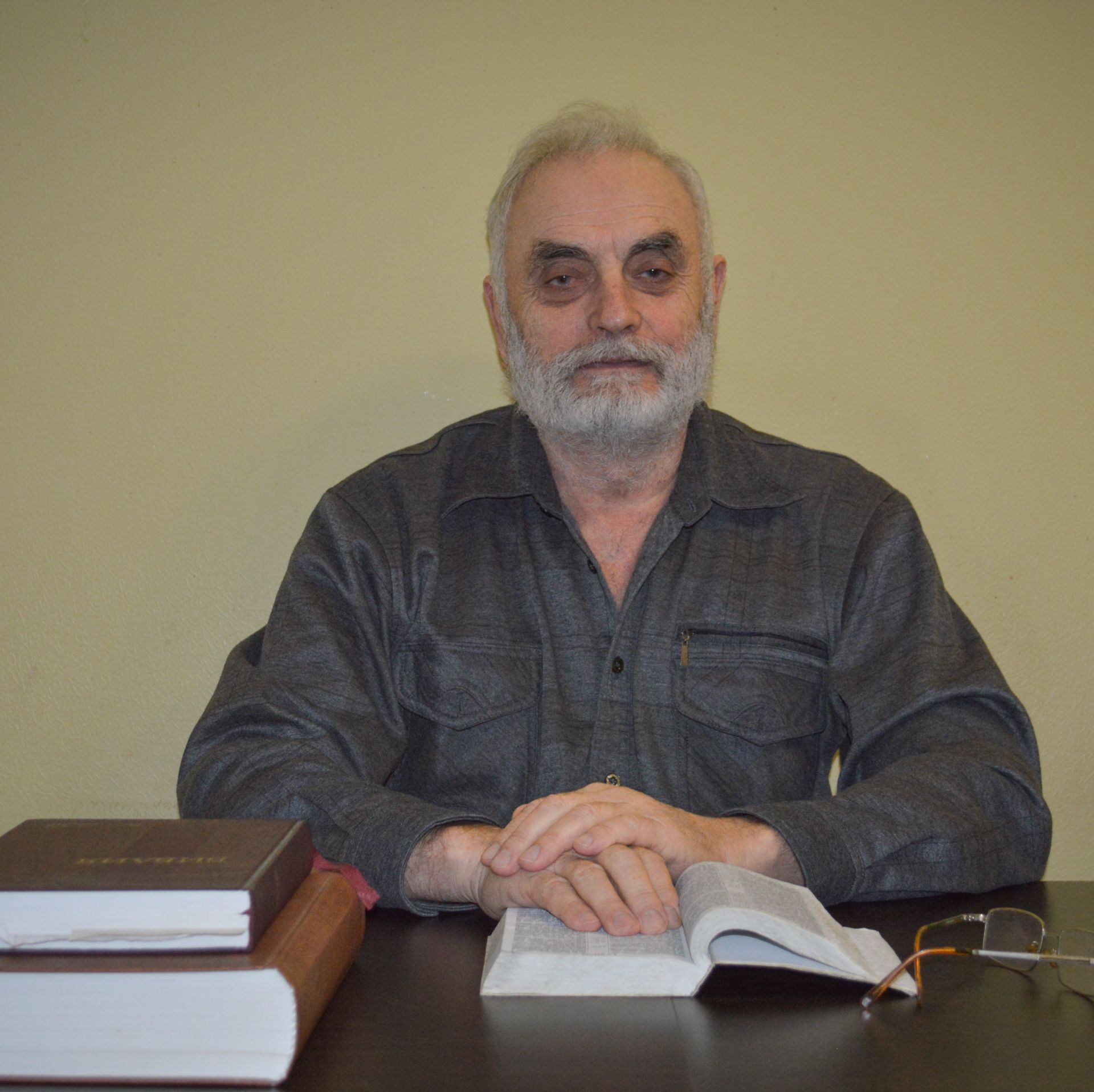 Иконка канала Анатолий Ададуров: "ЧИТАЮЩИЙ ДА РАЗУМЕЕТ".