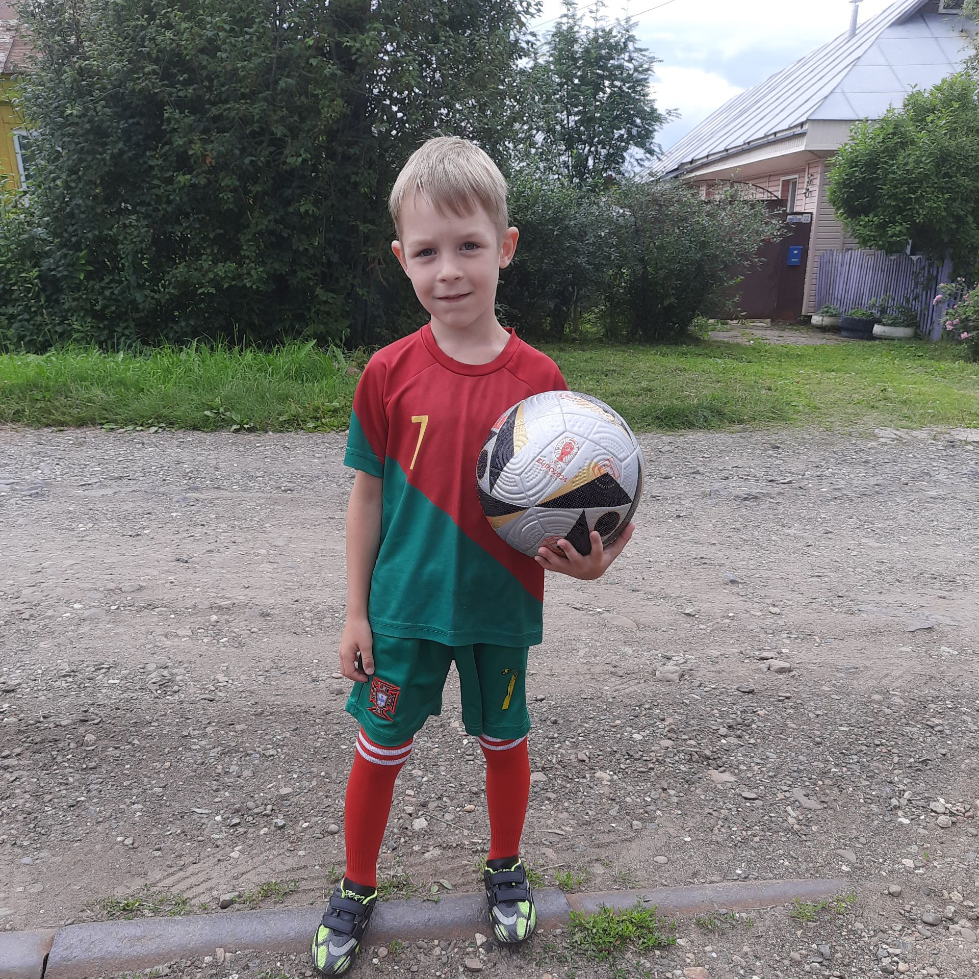 Иконка канала Футбол и Жизнь Паши И.