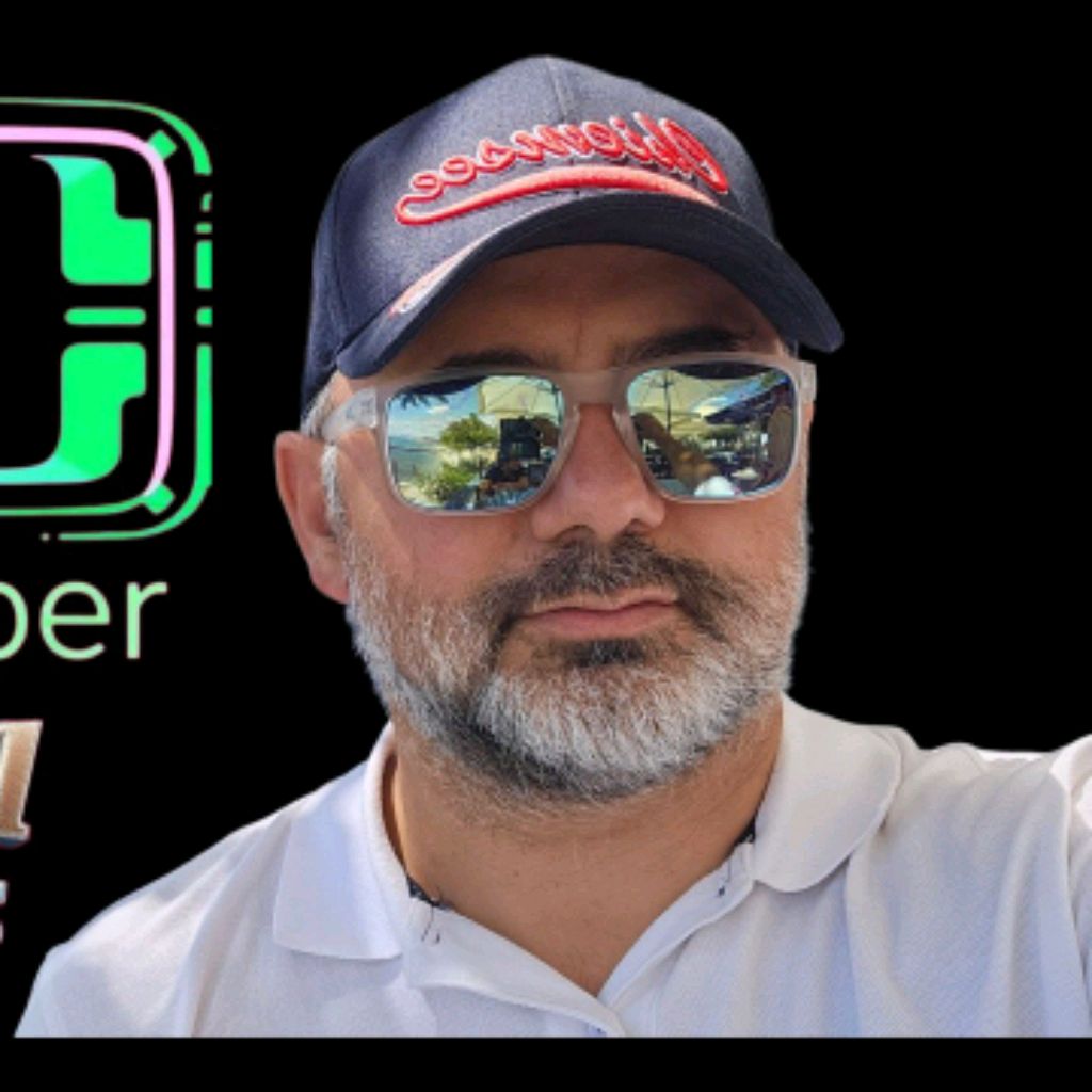 Иконка канала Я Михаил Из Греции