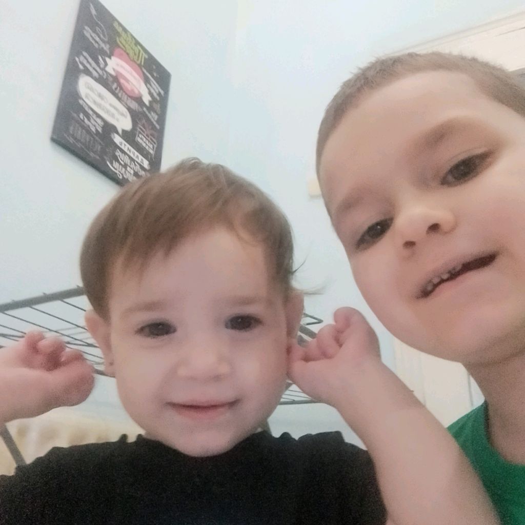 Иконка канала Даня и Каролина