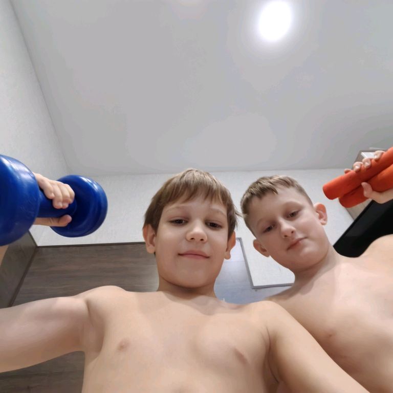 Иконка канала Марк И Андрей Качаются😎🥊🥋 И Гд👾