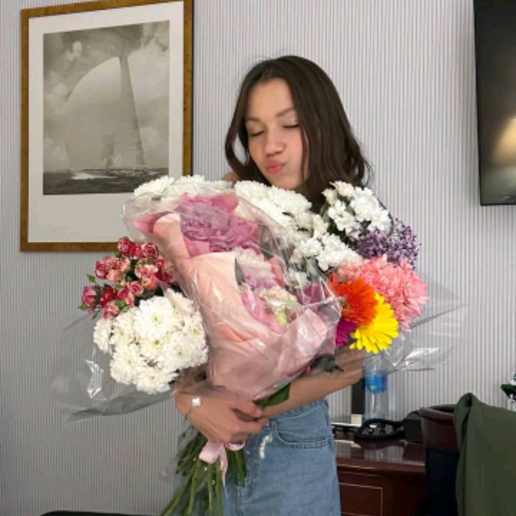 Иконка канала ~ᥱ᥈𐔖ɥⲕᥲ ⲃυⲕυ🌲//