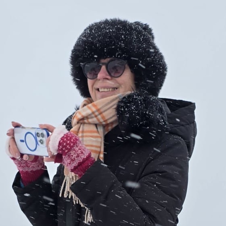 Иконка канала Мир за кадром@ TW