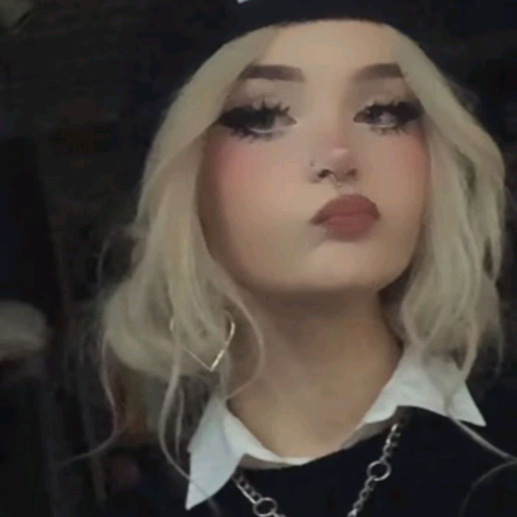 Иконка канала Пацанка Леона 🖤🖤