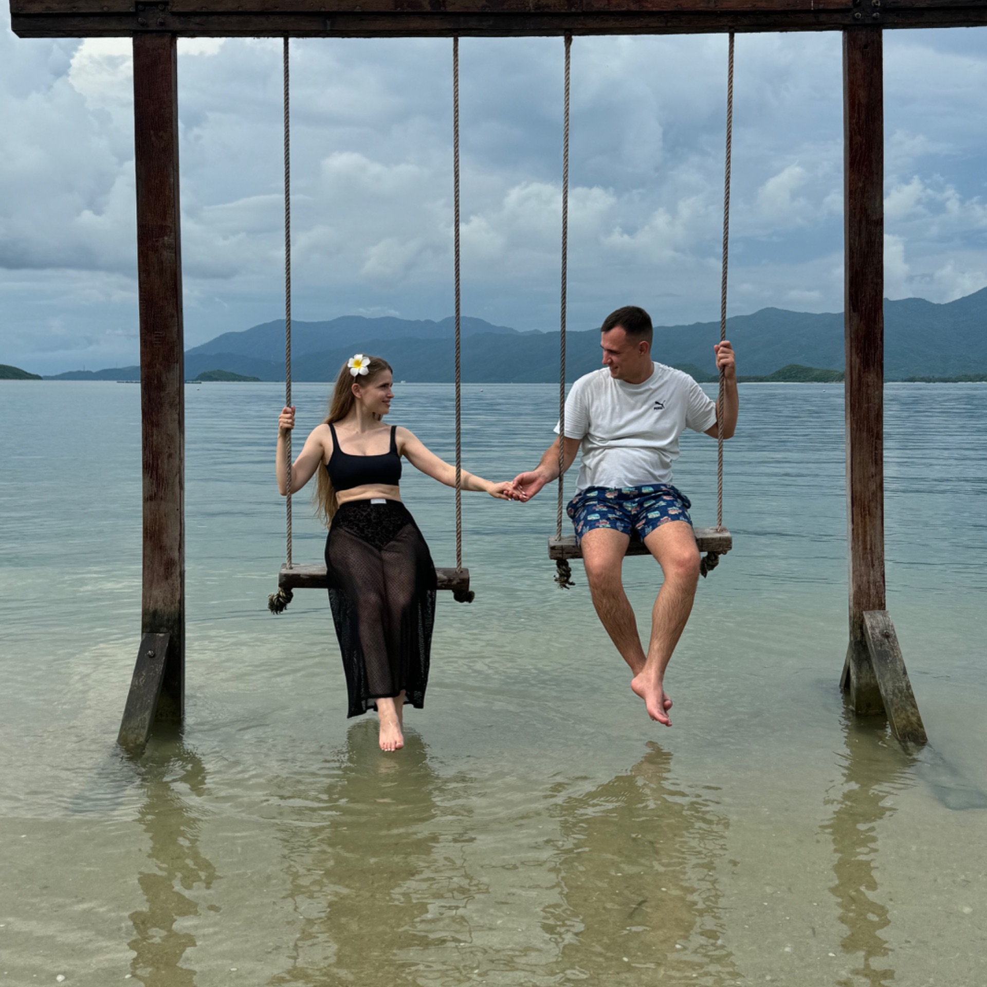 Иконка канала По миру с улыбкой