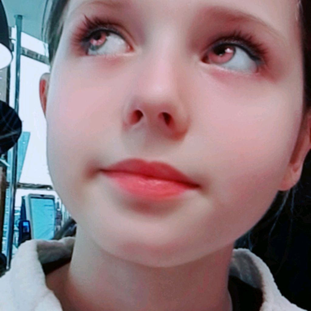 Иконка канала Китти Мур