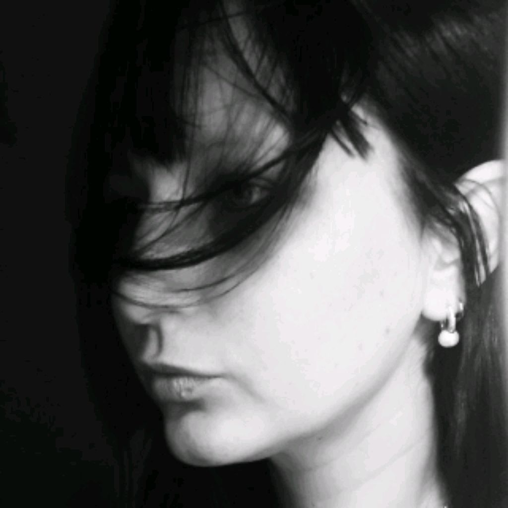 Иконка канала Пишу песни, музыку и голос подбираю с помощью ИИ