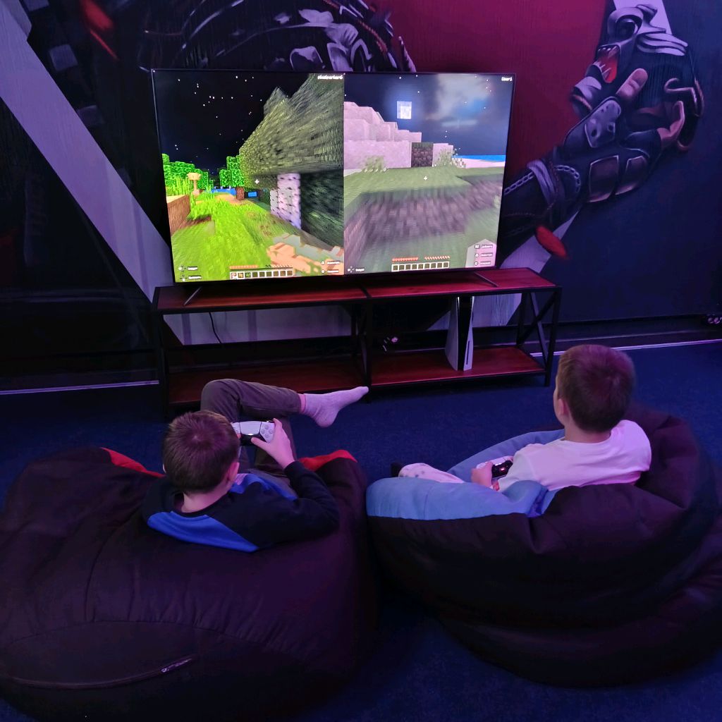 Иконка канала Назар и Ваня самые крутые друзья