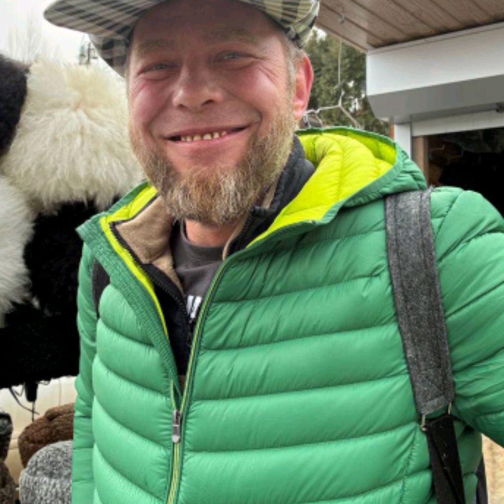 Иконка канала ИКРа. ИИ + И