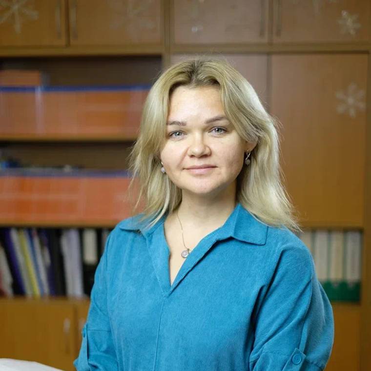 Иконка канала Информатика от блондинки