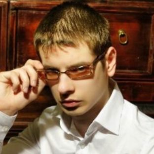 Иконка канала Артем Холаровский