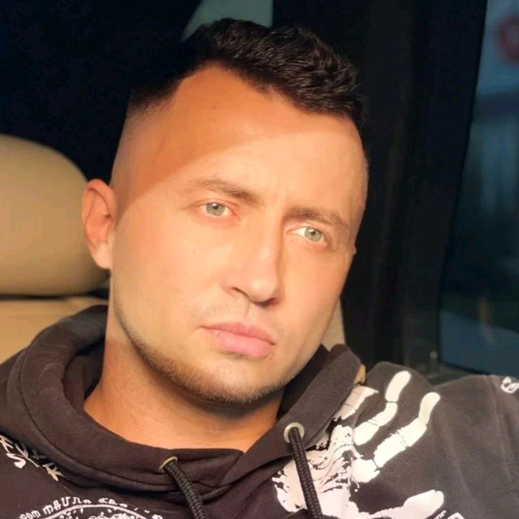 Иконка канала Денис Бубнов √