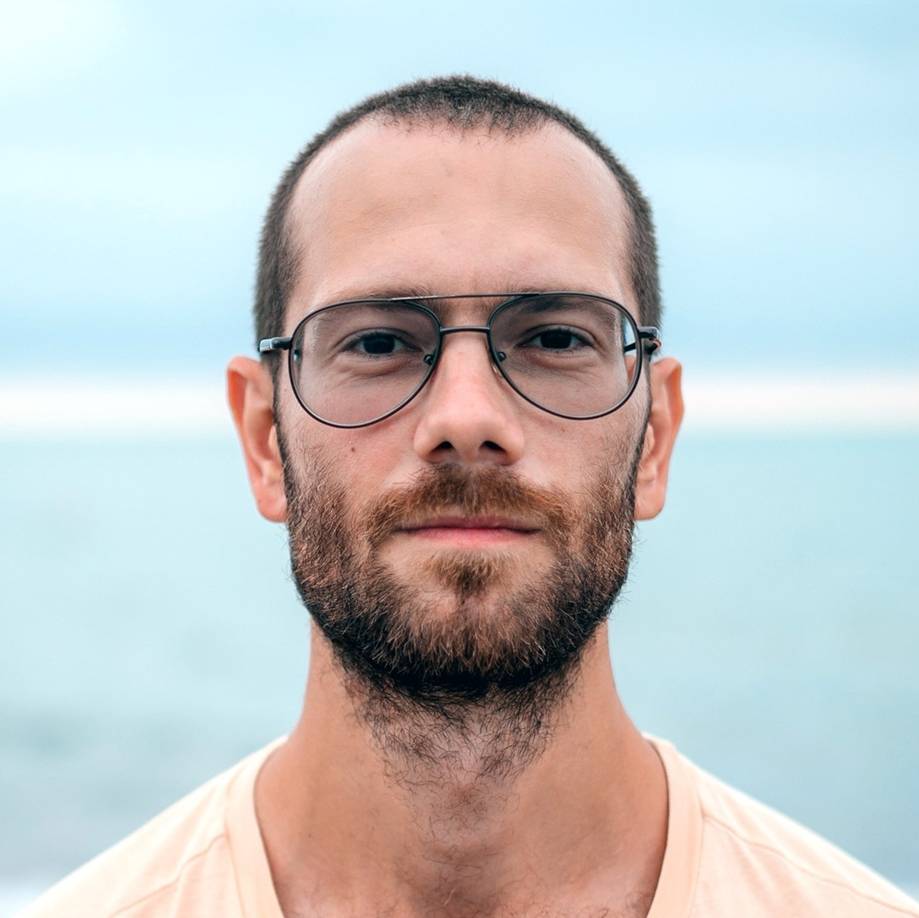 Иконка канала Учусь играть на гитаре