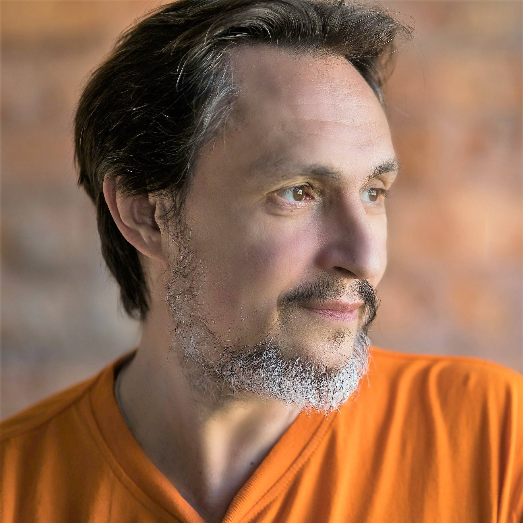 Иконка канала Композитор Владимир ЛАРИОНОВ