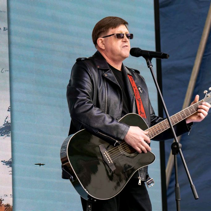 Иконка канала Поэт, певец и музыкант Юрий Аркадьев