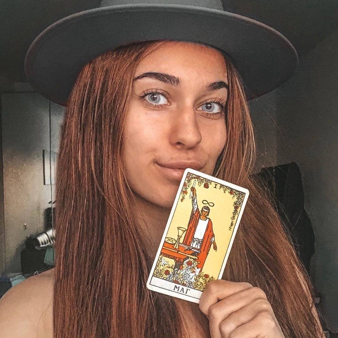 Иконка канала Lora Taro