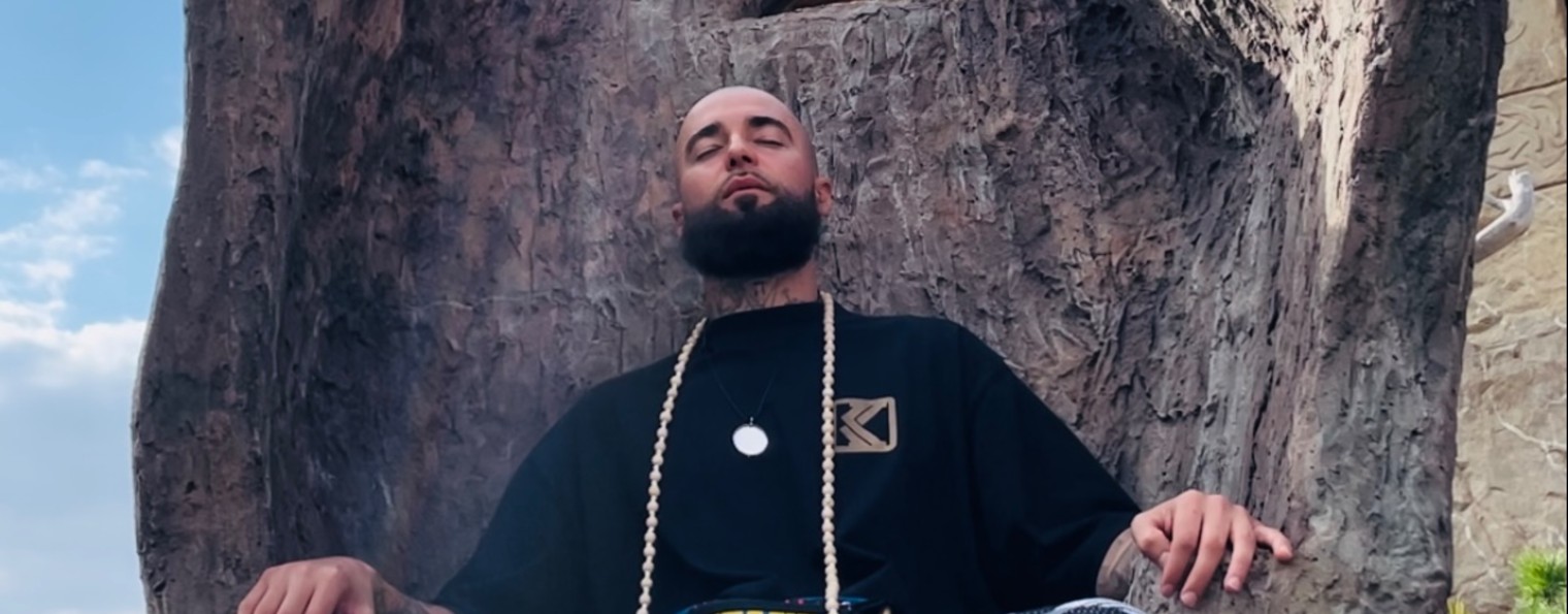 ∧ ∨ ∧ ⊥ ⊙ ∩