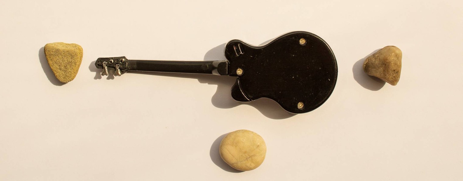 Roman Nikolaev guitar
