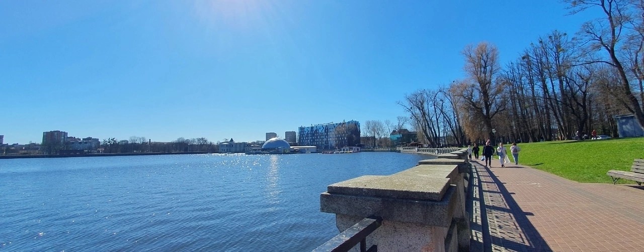 Живу В Моменте