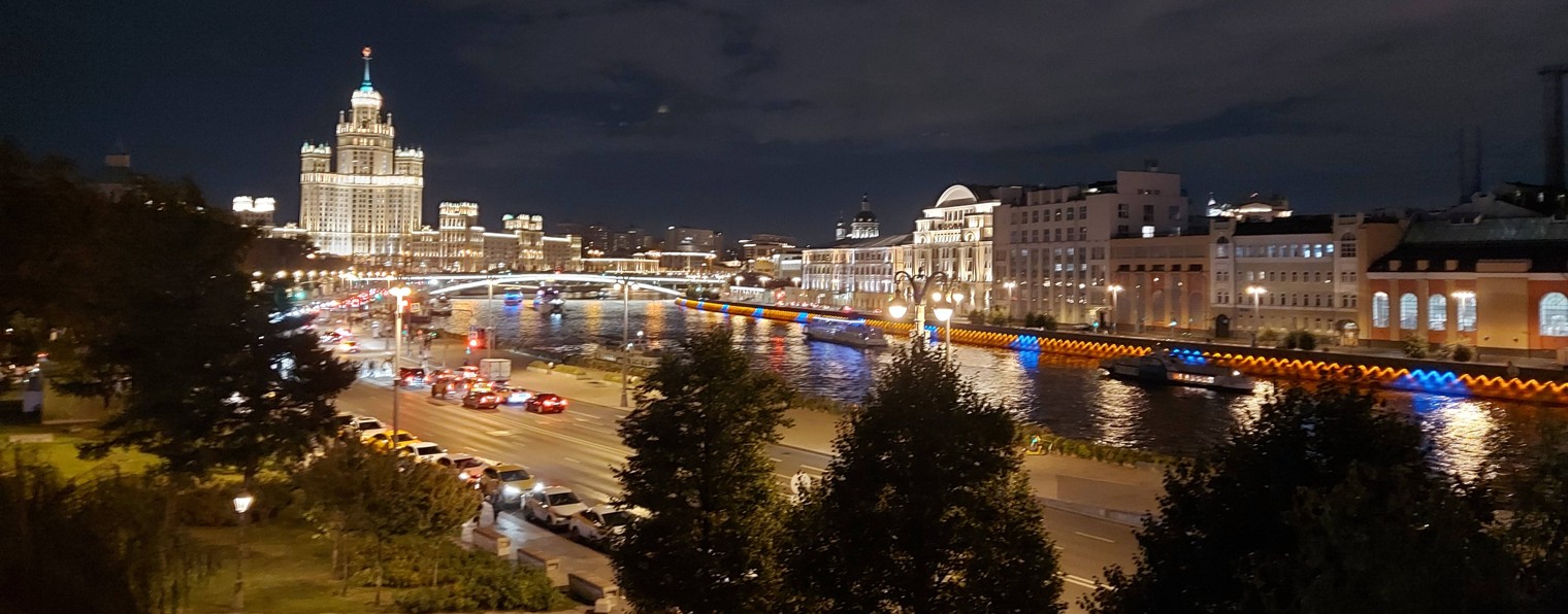 Сибирячка Анна. Сейчас в Москве.