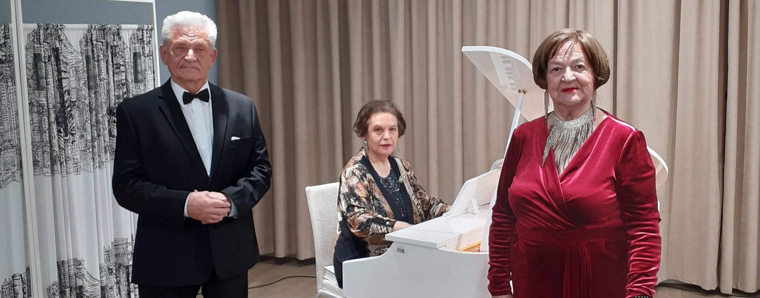 Геннадий Хитрин, Академический вокал, бас-баритон.