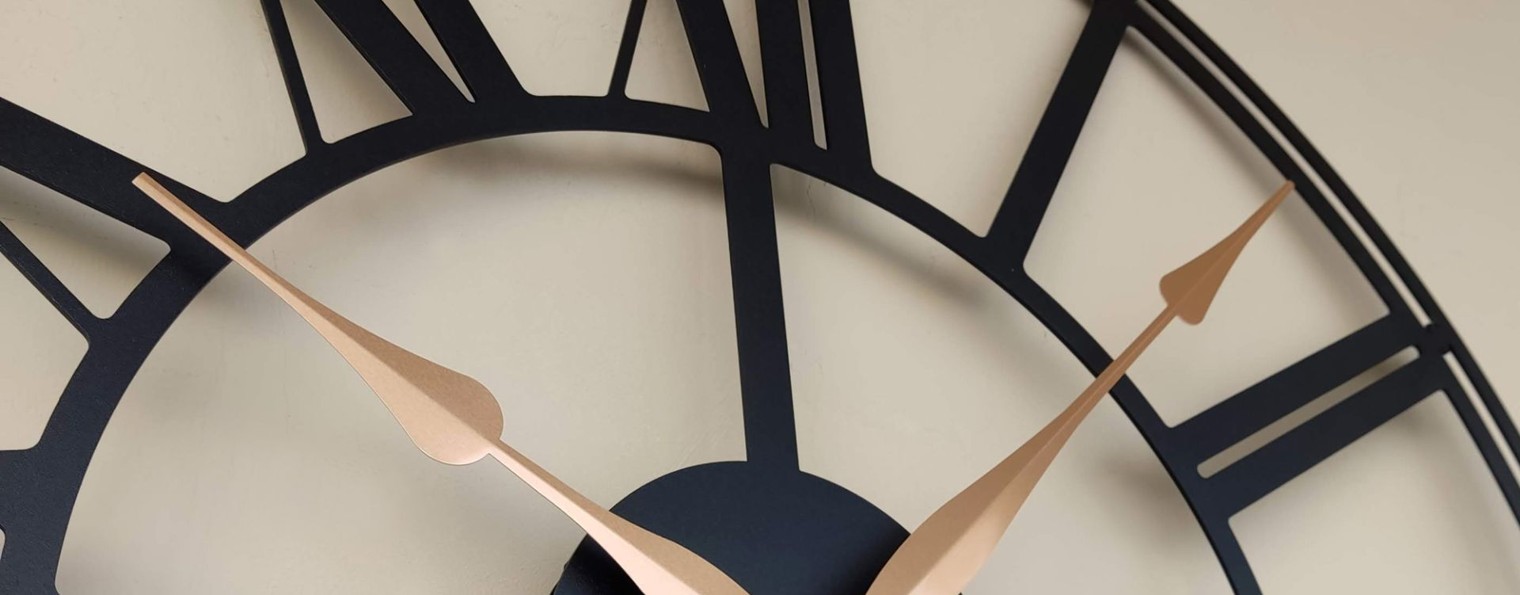 Делаем большие настенные часы из металла