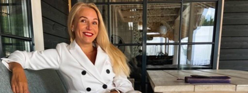 𝕍𝕚𝕔𝕥𝕠𝕣𝕚𝕒 𝕋𝕙𝕒𝕟 𝔸𝕞𝕖𝕣𝕒𝕒