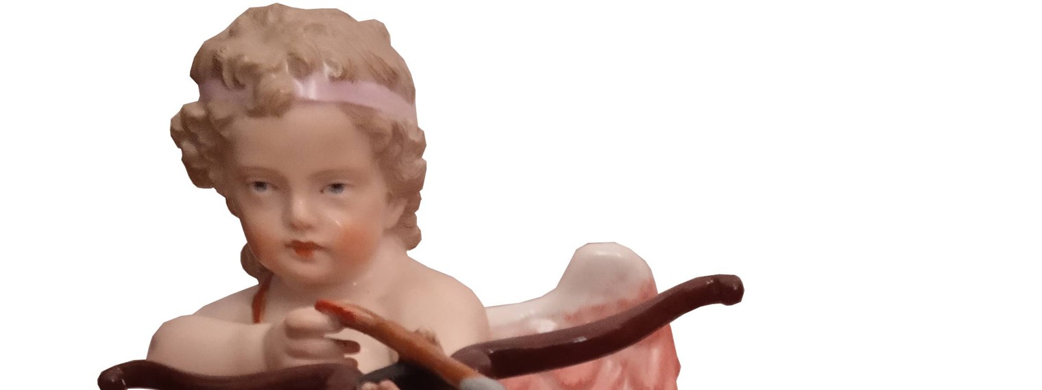 Любитель старого фарфора