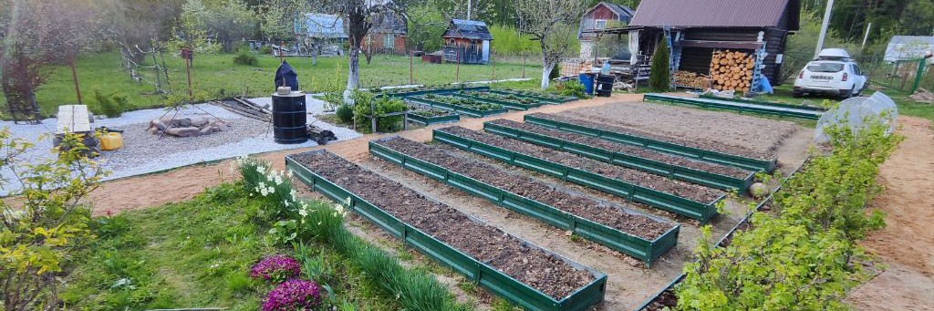 Даня на даче: строю и показываю