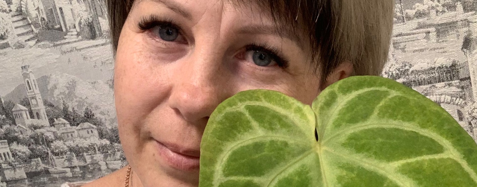 Елена и цветы